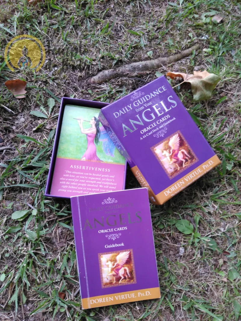 Oráculo diario de los ángeles de Doreen Virtue (en inglés) - Templo de Buda